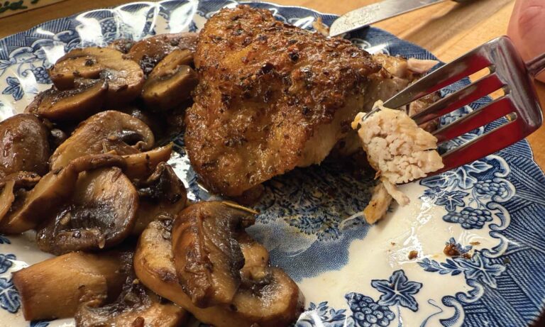 How to Make Easy Skillet Chicken Thighs with Crispy Skin! - Mary's Nest